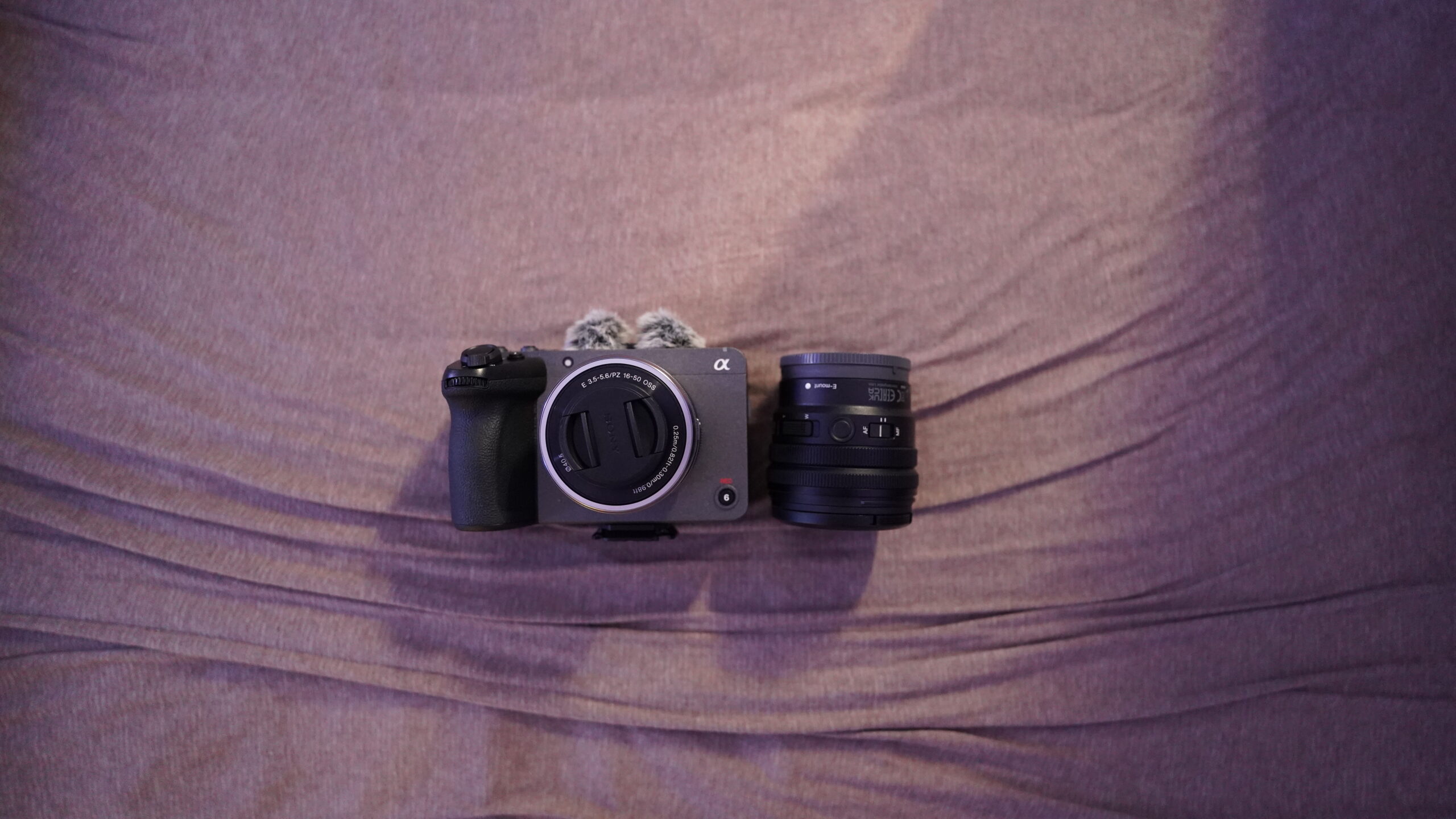 FX30とSonyのレンズをVlog用に2つ買ったのでその比較レビューです - ガジェットとテックとビジネスとグルメと